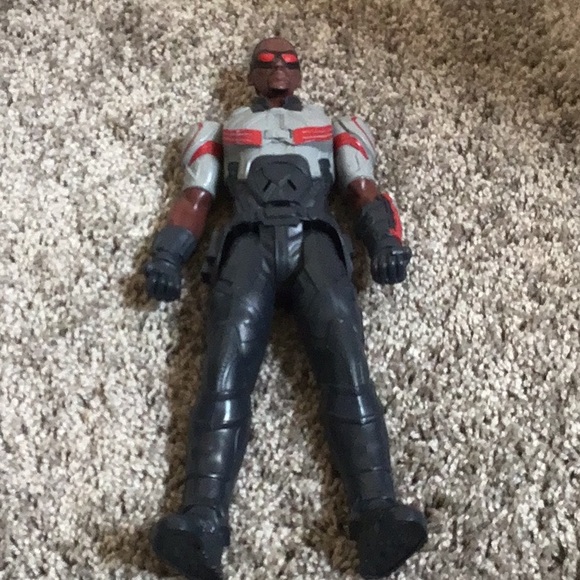 Hasbro | Toys | Talking Marvel Avengers Titan Hero Series Falcon ...